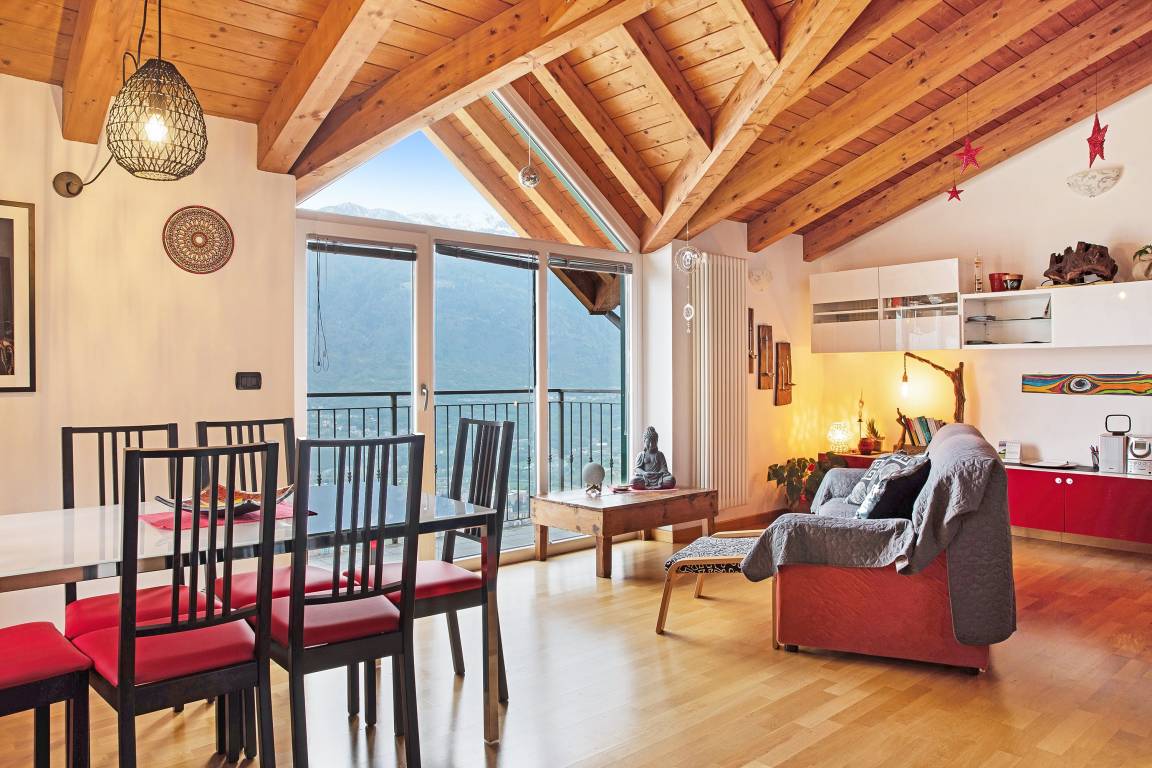 80 M² Apartment ∙ 2 Bedrooms ∙ 6 Guests - Sondrio
