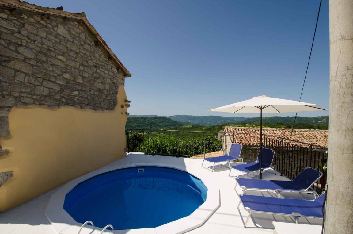 70 M² House ∙ 2 Bedrooms ∙ 4 Guests - Buzet