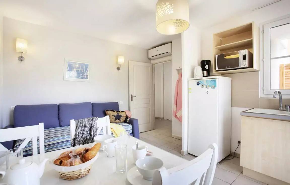 30 M² Appartement ∙ 1 Chambre ∙ 2 Personnes - La Fare-les-Oliviers