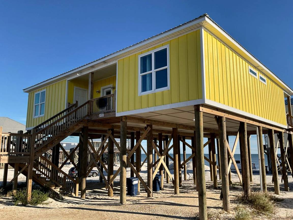 House ∙ 4 Bedrooms ∙ 14 Guests - Dauphin Island, AL