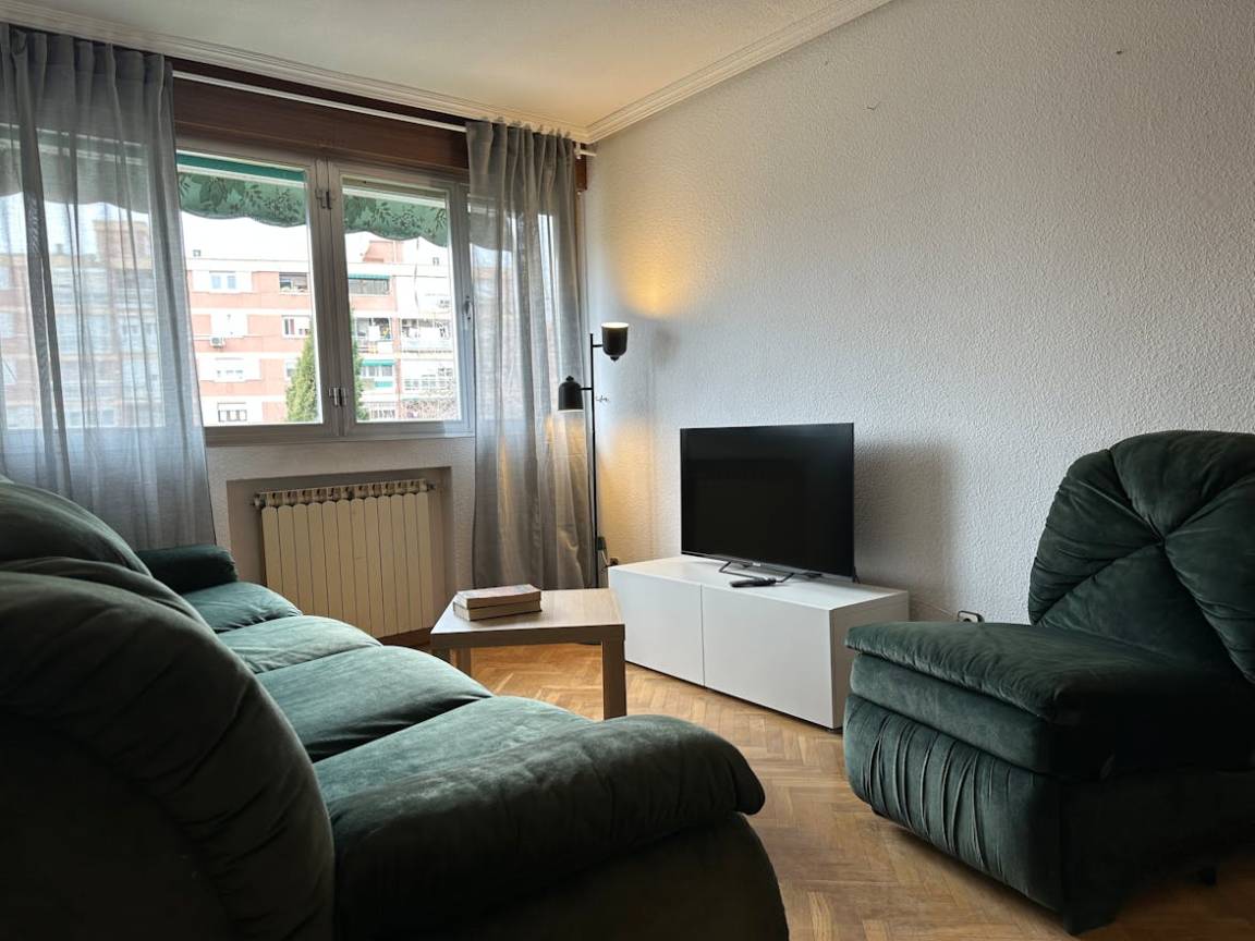 80 M² Apartamento ∙ 3 Habitaciones ∙ 4 Huéspedes - Las Rozas de Madrid