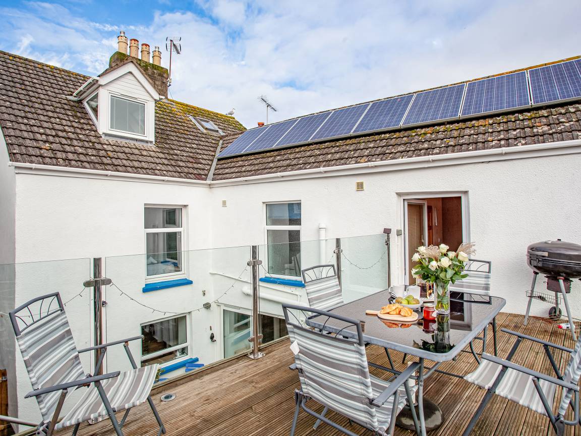 Cottage ∙ 5 Bedrooms ∙ 8 Guests - Paignton