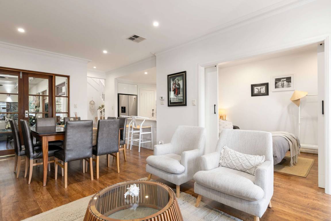 15 M² House ∙ 4 Bedrooms ∙ 8 Guests - Glenelg