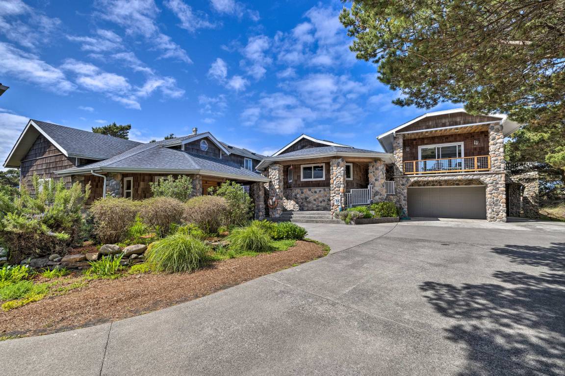 418 M² House ∙ 6 Bedrooms ∙ 12 Guests - Warrenton, OR