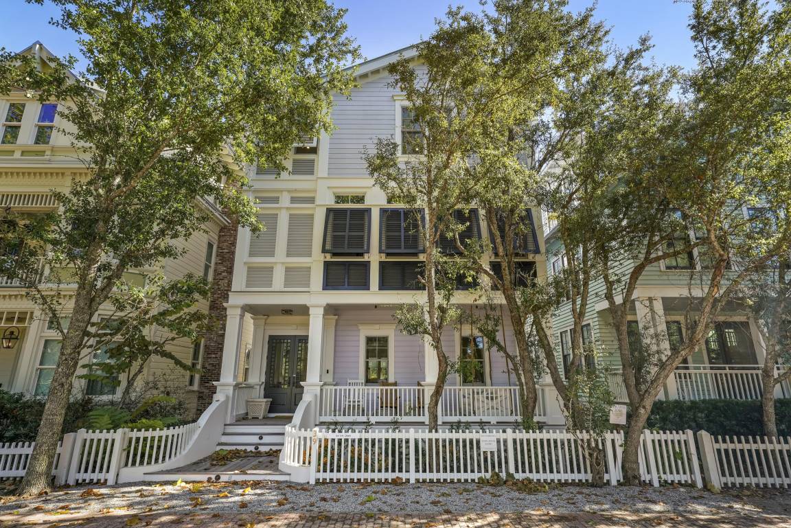 418 M² House ∙ 6 Bedrooms ∙ 16 Guests - Seaside, FL