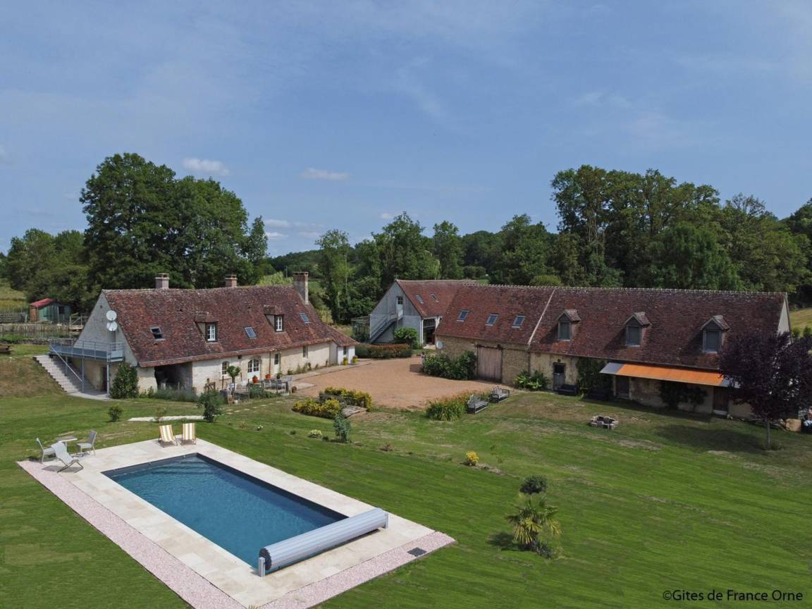 178 M² Casa Rural ∙ 4 Habitaciones ∙ 11 Huéspedes - Orne