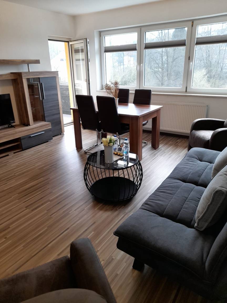 70 M² Ferienwohnung ∙ 2 Schlafzimmer ∙ 6 Gäste - Frammersbach