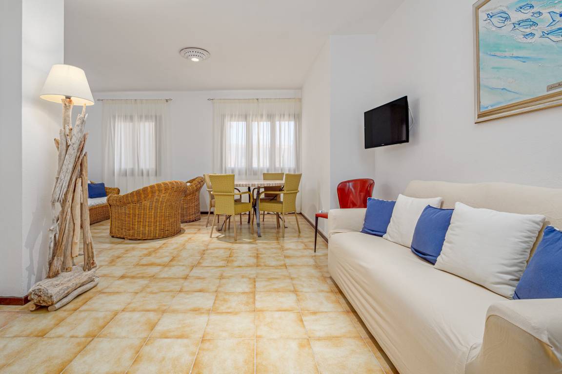 96 M² Apartamento ∙ 2 Habitaciones ∙ 4 Huéspedes - Olbia