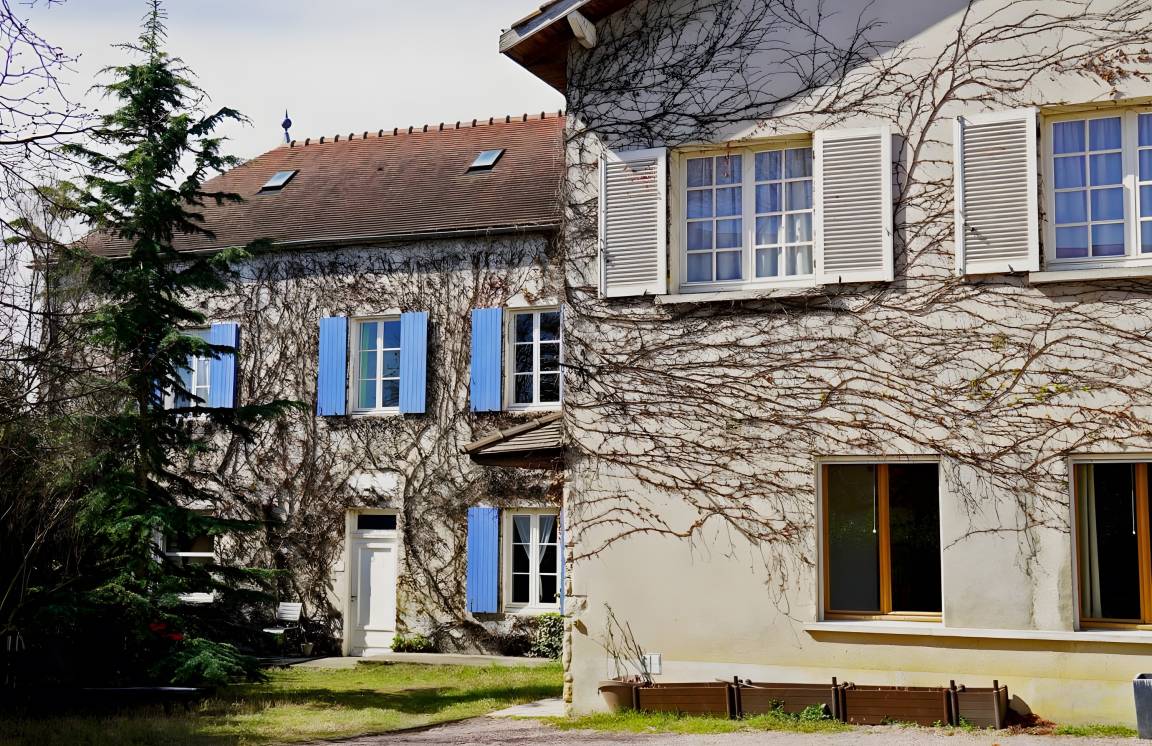 150 M² Maison De Vacances ∙ 7 Chambres ∙ 14 Personnes - Vichy