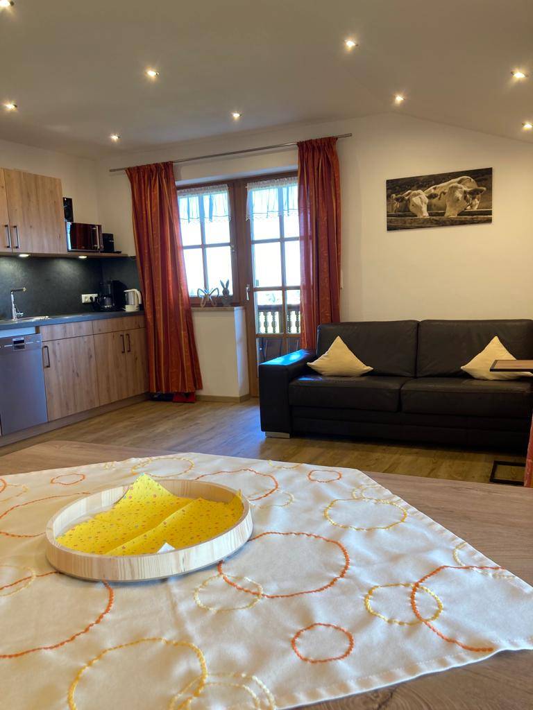 45 M² Ferienwohnung ∙ 2 Gäste - Bernau am Chiemsee