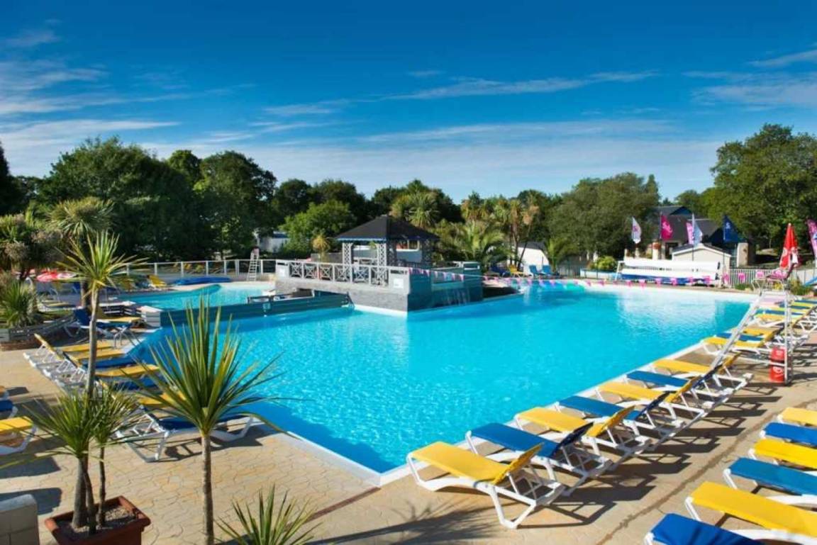 28 M² Camping ∙ 2 Chambres ∙ 8 Personnes - Pont-Aven