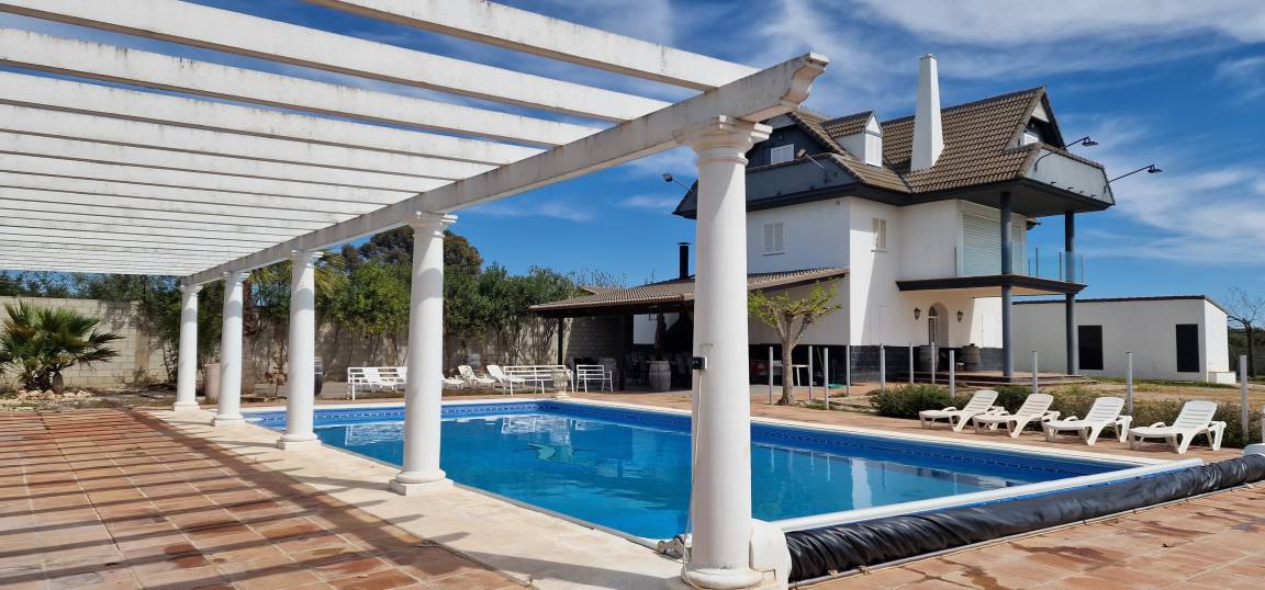 237 M² Casa ∙ 5 Quartos ∙ 15 Hóspedes - Montoro