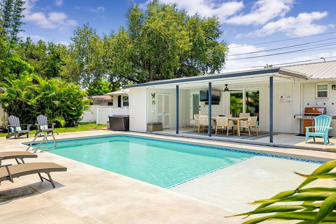 Apartment ∙ 4 Bedrooms ∙ 10 Guests - Sarasota, FL