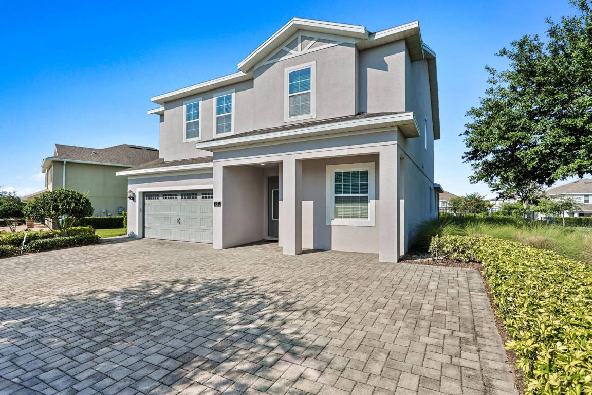 Villa ∙ 8 Bedrooms ∙ 17 Guests - Orlando, FL