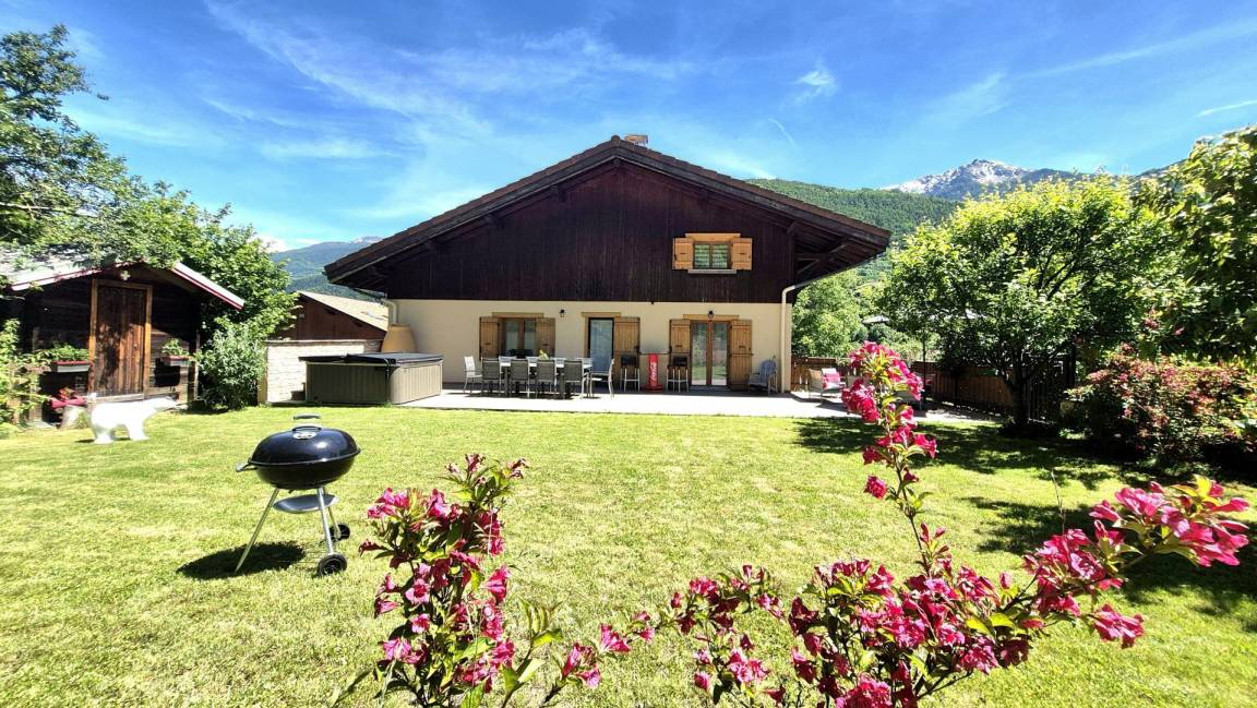 173 M² Gîte ∙ 6 Chambres ∙ 10 Personnes - Moutiers