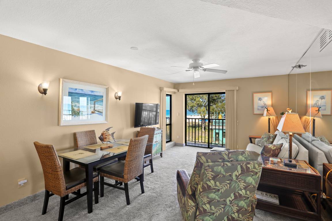Condo ∙ 1 Bedroom ∙ 4 Guests - St. Pete Beach, FL