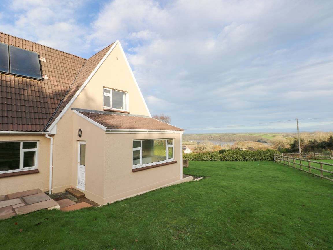 Cottage ∙ 5 Bedrooms ∙ 10 Guests - Haverfordwest