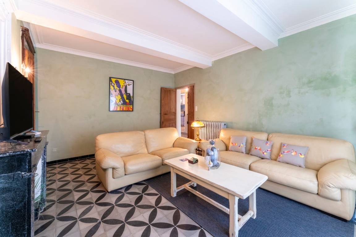 255 M² Maison De Vacances ∙ 5 Chambres ∙ 8 Personnes - Marguerittes