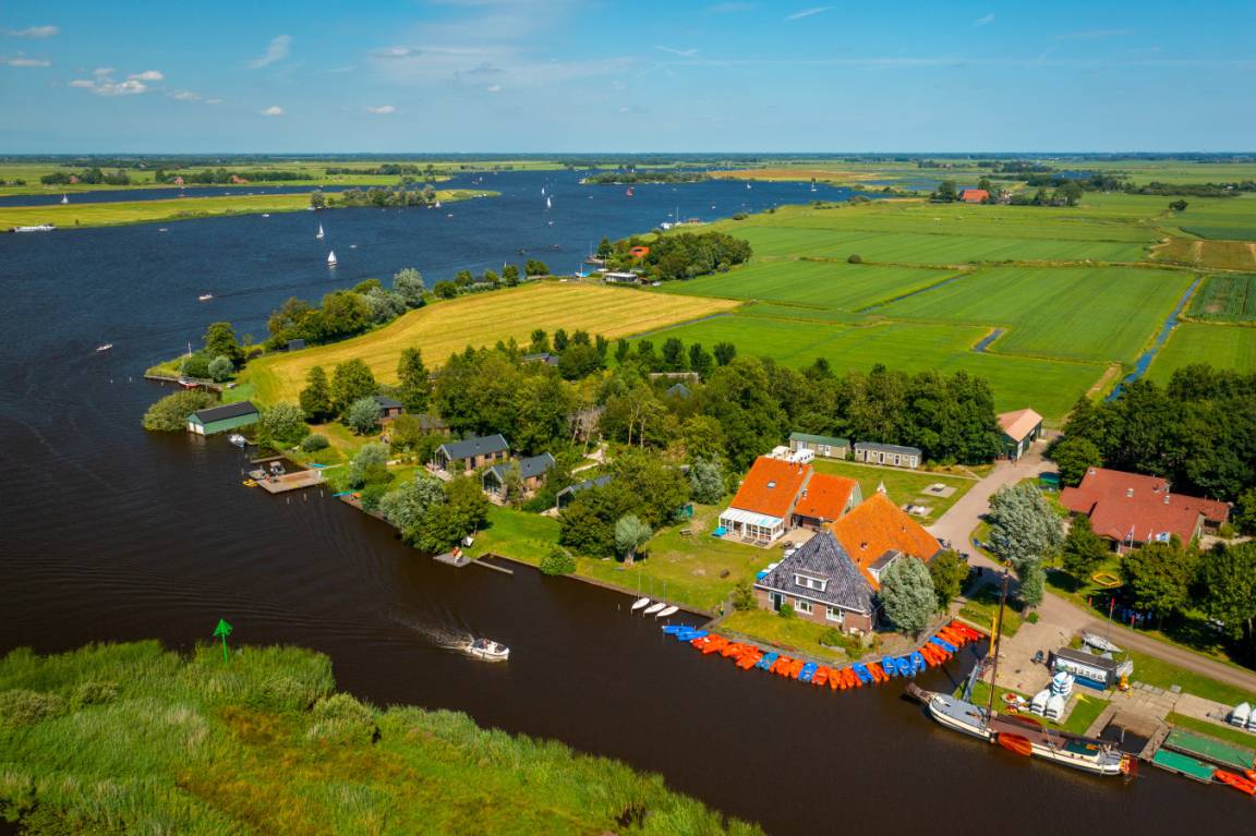 120 M² Ferienhaus ∙ 4 Schlafzimmer ∙ 8 Gäste - Heerenveen