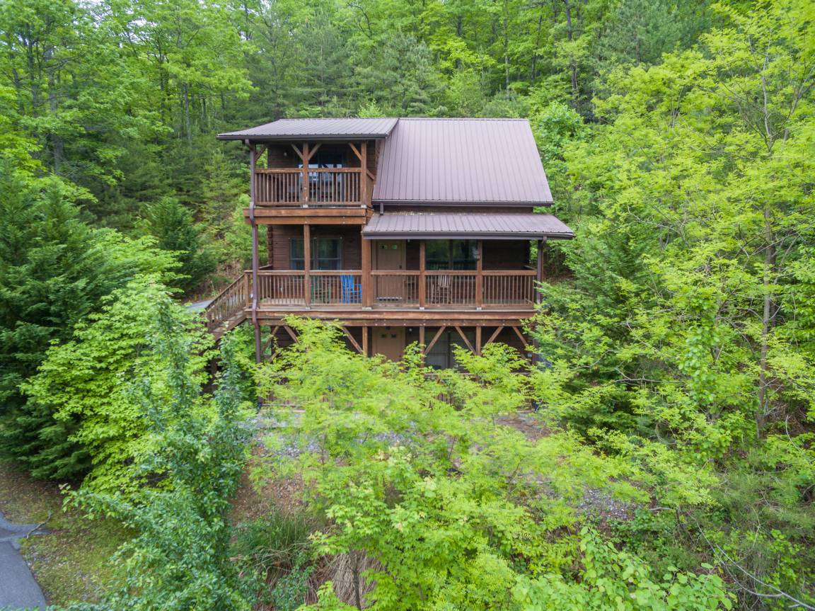 186 M² Cabin ∙ 3 Bedrooms ∙ 6 Guests - Black Mountain, NC