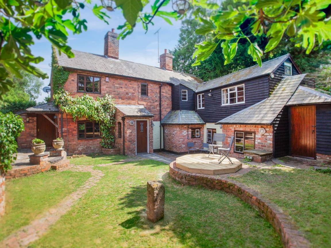 Cottage ∙ 4 Bedrooms ∙ 9 Guests - Bewdley
