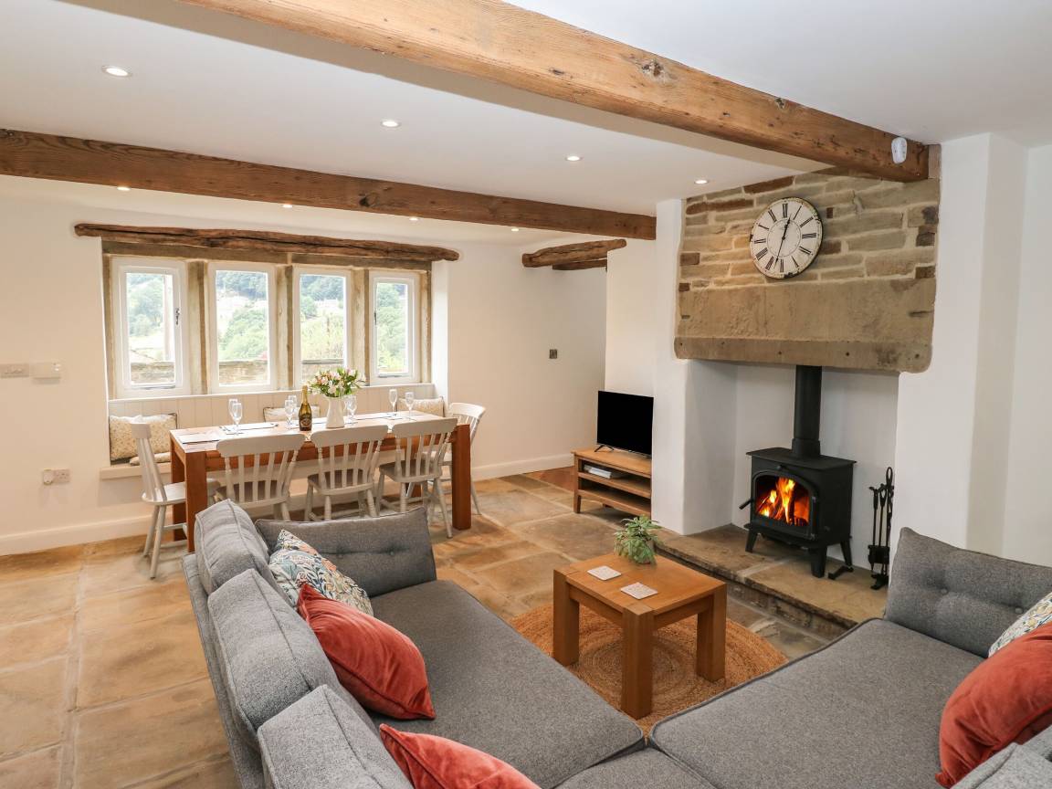 Cottage ∙ 4 Bedrooms ∙ 8 Guests - Holmfirth