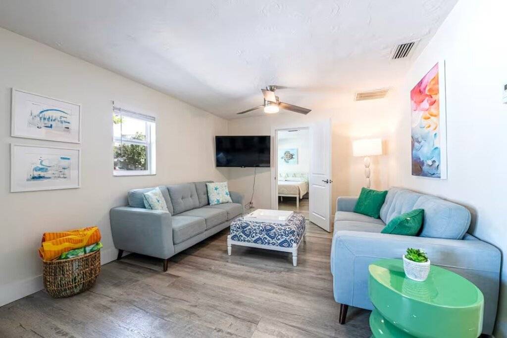 Apartment ∙ 2 Bedrooms ∙ 8 Guests - Indian Rocks Beach, FL