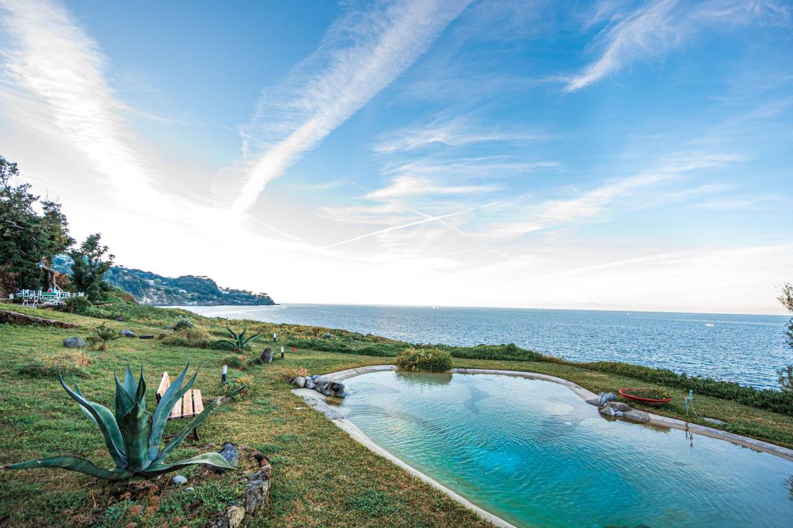200 M² Villa ∙ 5 Bedrooms ∙ 10 Guests - Ischia