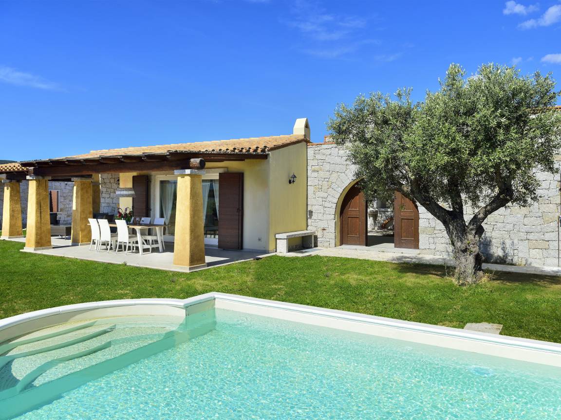 150 M² Villa ∙ 4 Schlafzimmer ∙ 8 Gäste - Costa Rei