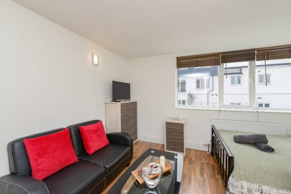 65 M² Apartment ∙ 2 Guests - Bromley