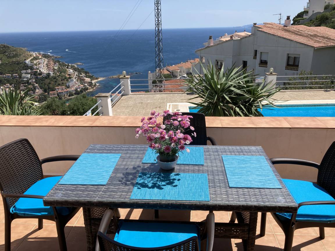 75 M² Apartamento ∙ 2 Habitaciones ∙ 4 Huéspedes - Cadaqués