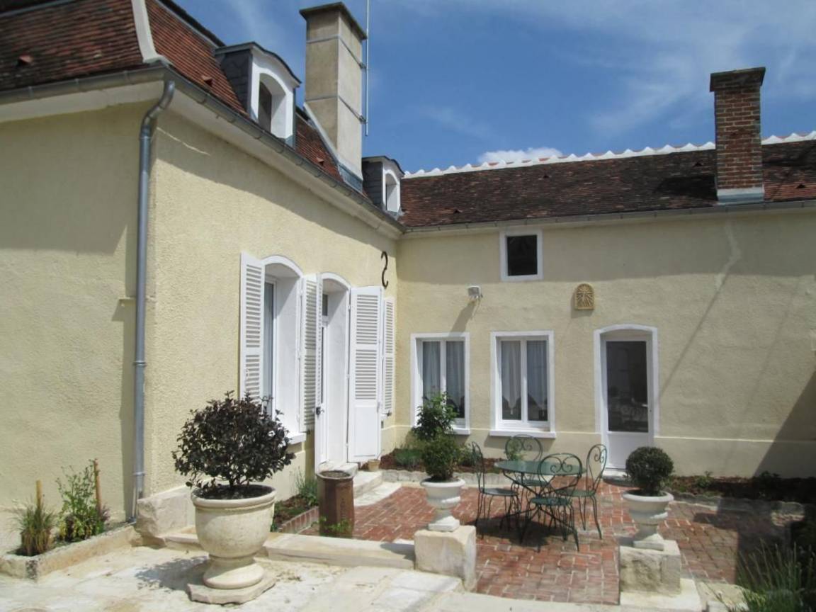 60 M² Cottage ∙ 2 Chambres ∙ 4 Personnes - Tonnerre
