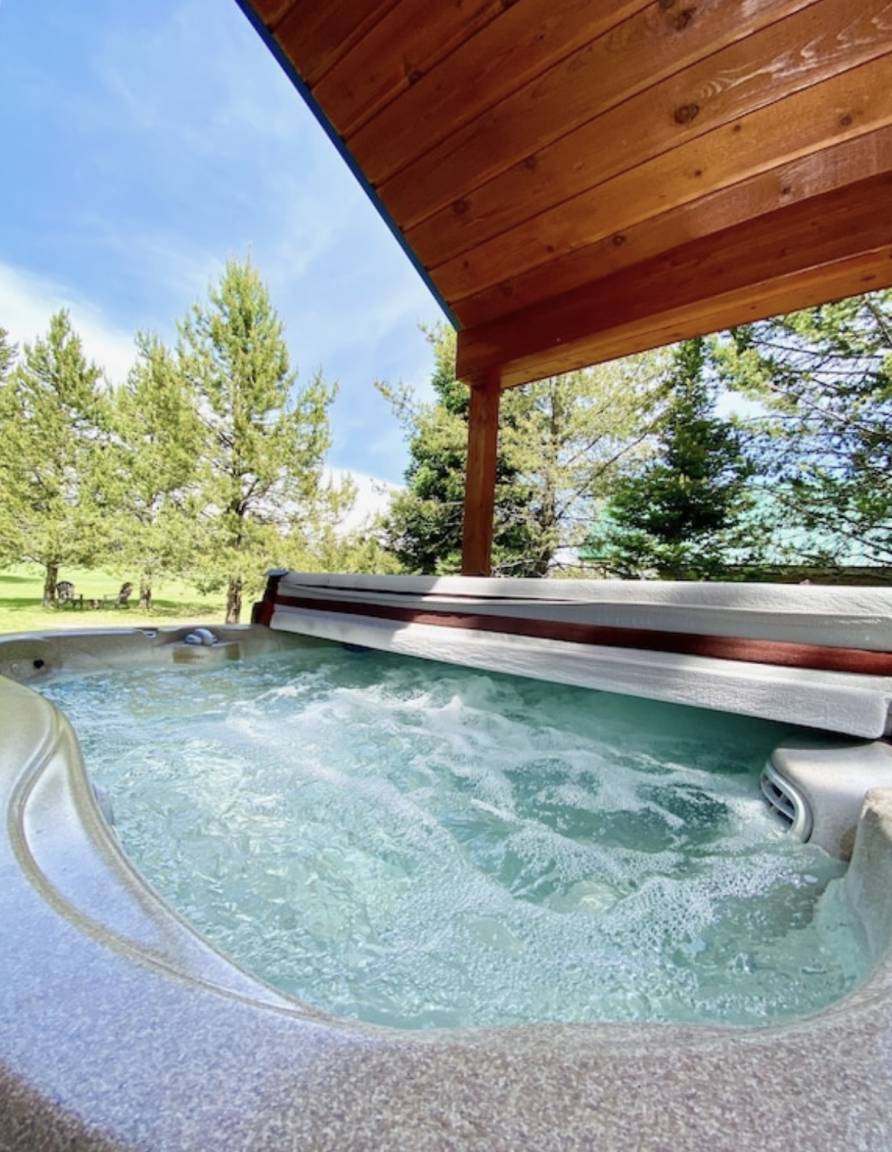House ∙ 5 Bedrooms ∙ 14 Guests - Island Park, ID