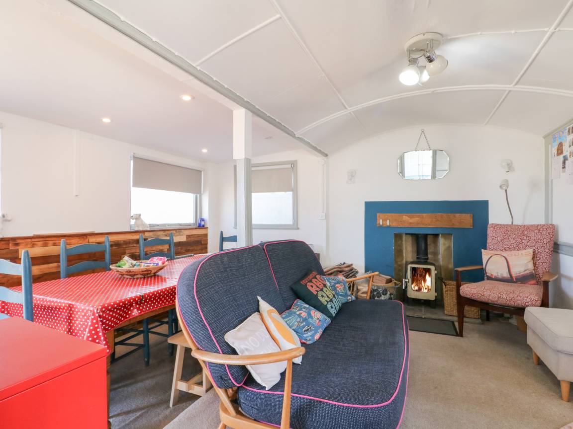 Cottage ∙ 4 Bedrooms ∙ 8 Guests - Selsey