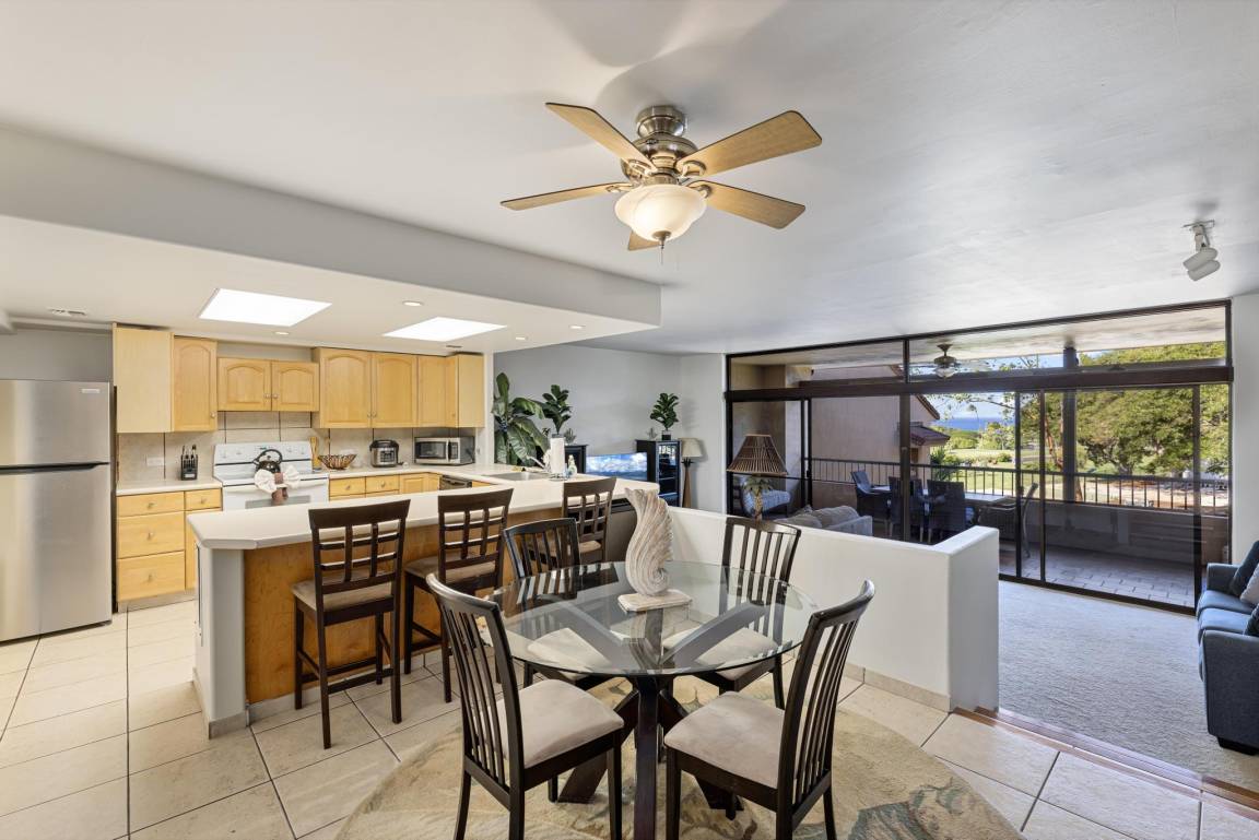 Condo ∙ 2 Bedrooms ∙ 6 Guests - Kaanapali, HI