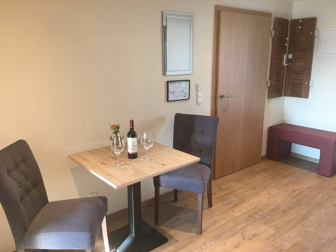 33 M² Ferienwohnung ∙ 1 Schlafzimmer ∙ 2 Gäste - Mössingen