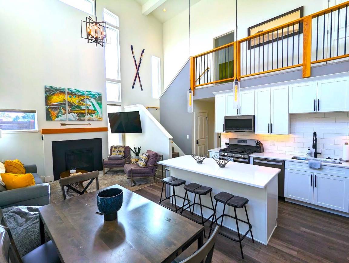 149 M² House ∙ 3 Bedrooms ∙ 10 Guests - Whitefish, MT