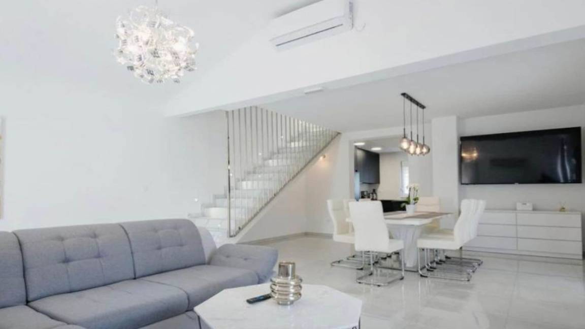 260 M² Apartment ∙ 4 Bedrooms ∙ 10 Guests - Imotski