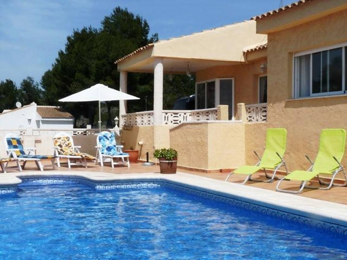 110 M² Villa ∙ 3 Bedrooms ∙ 6 Guests - Benidorm