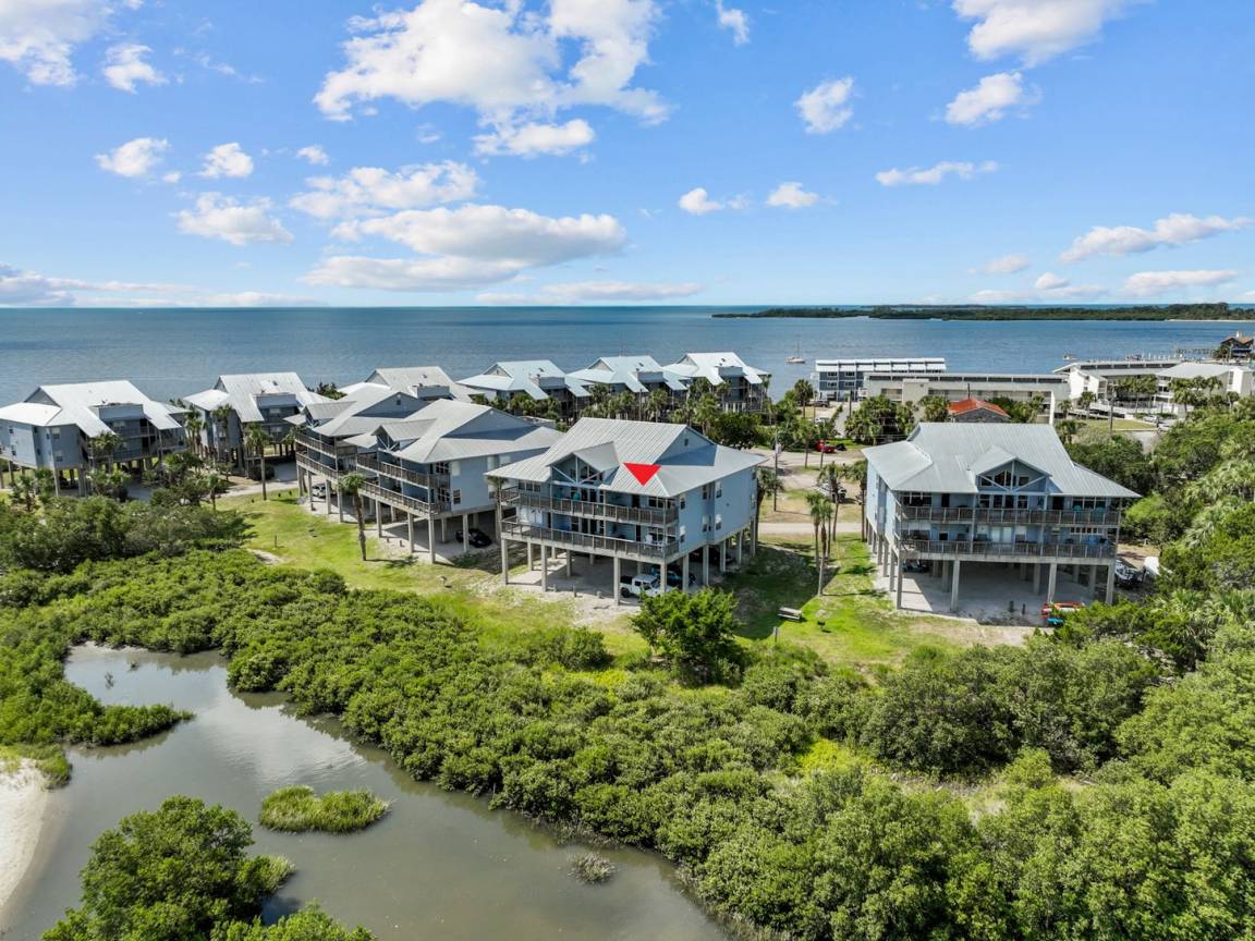 96 M² House ∙ 2 Bedrooms ∙ 4 Guests - Cedar Key, FL