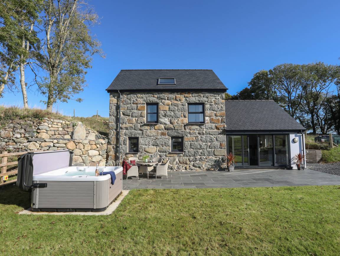 Cottage ∙ 2 Bedrooms ∙ 4 Guests - Pwllheli