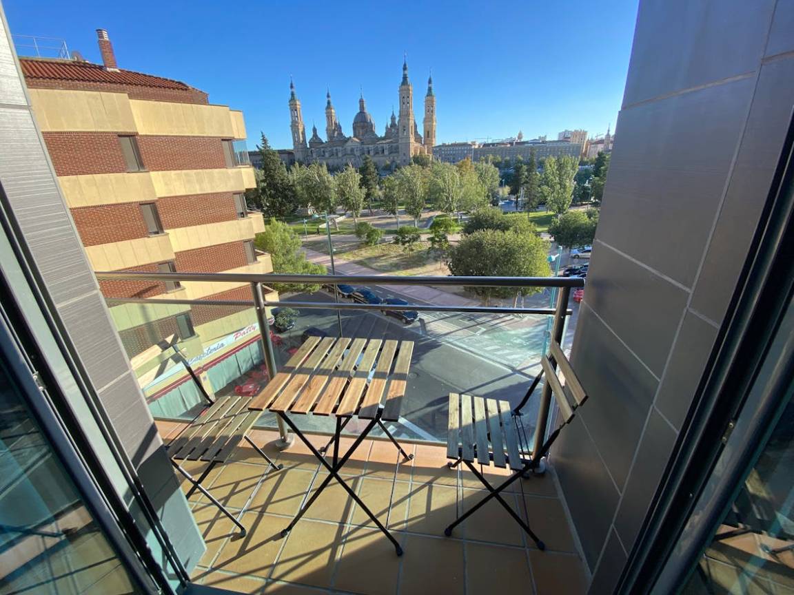 85 M² Apartamento ∙ 2 Habitaciones ∙ 4 Huéspedes - Zaragoza, España