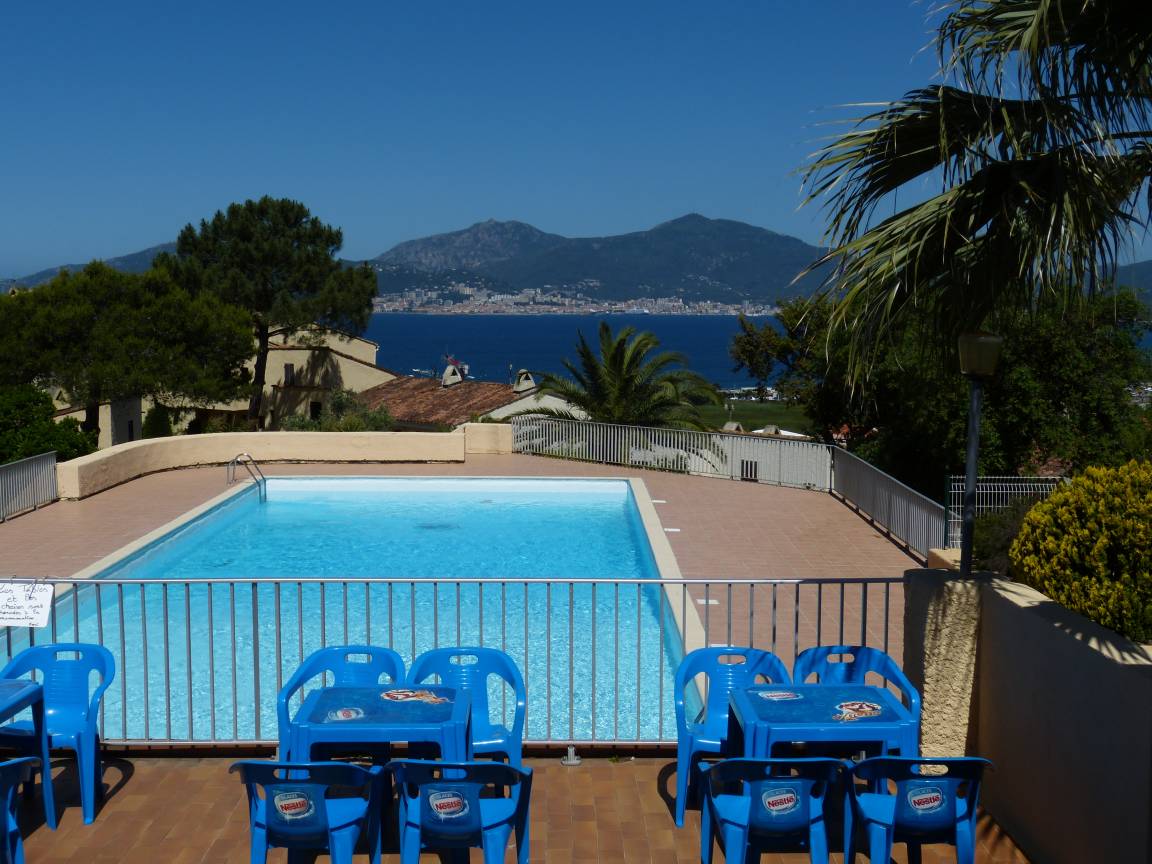 70 M² House ∙ 3 Bedrooms ∙ 6 Guests - Ajaccio