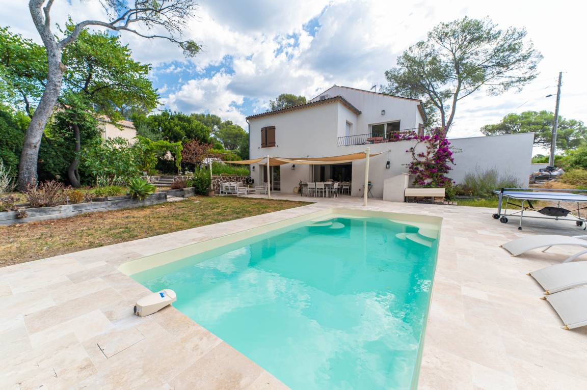 180 M² Maison De Vacances ∙ 3 Chambres ∙ 6 Personnes - Fréjus