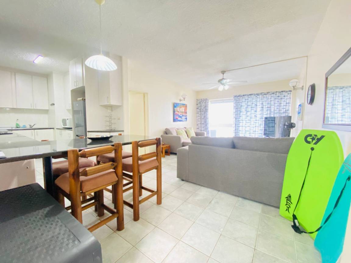 92 M² Apartment ∙ 3 Bedrooms ∙ 1 Guest - Amanzimtoti