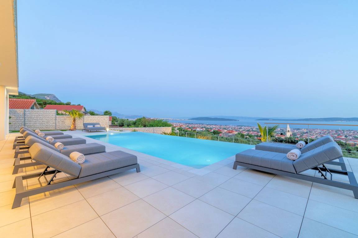 Villa ∙ 5 Schlafzimmer ∙ 10 Gäste - Trogir
