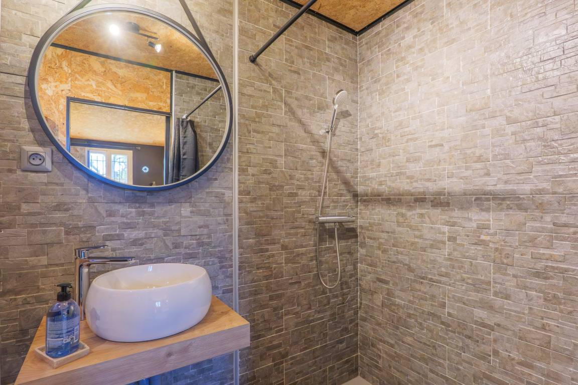 19 M² Chambre D'hôtes ∙ 1 Chambre ∙ 2 Personnes - Alba-la-Romaine