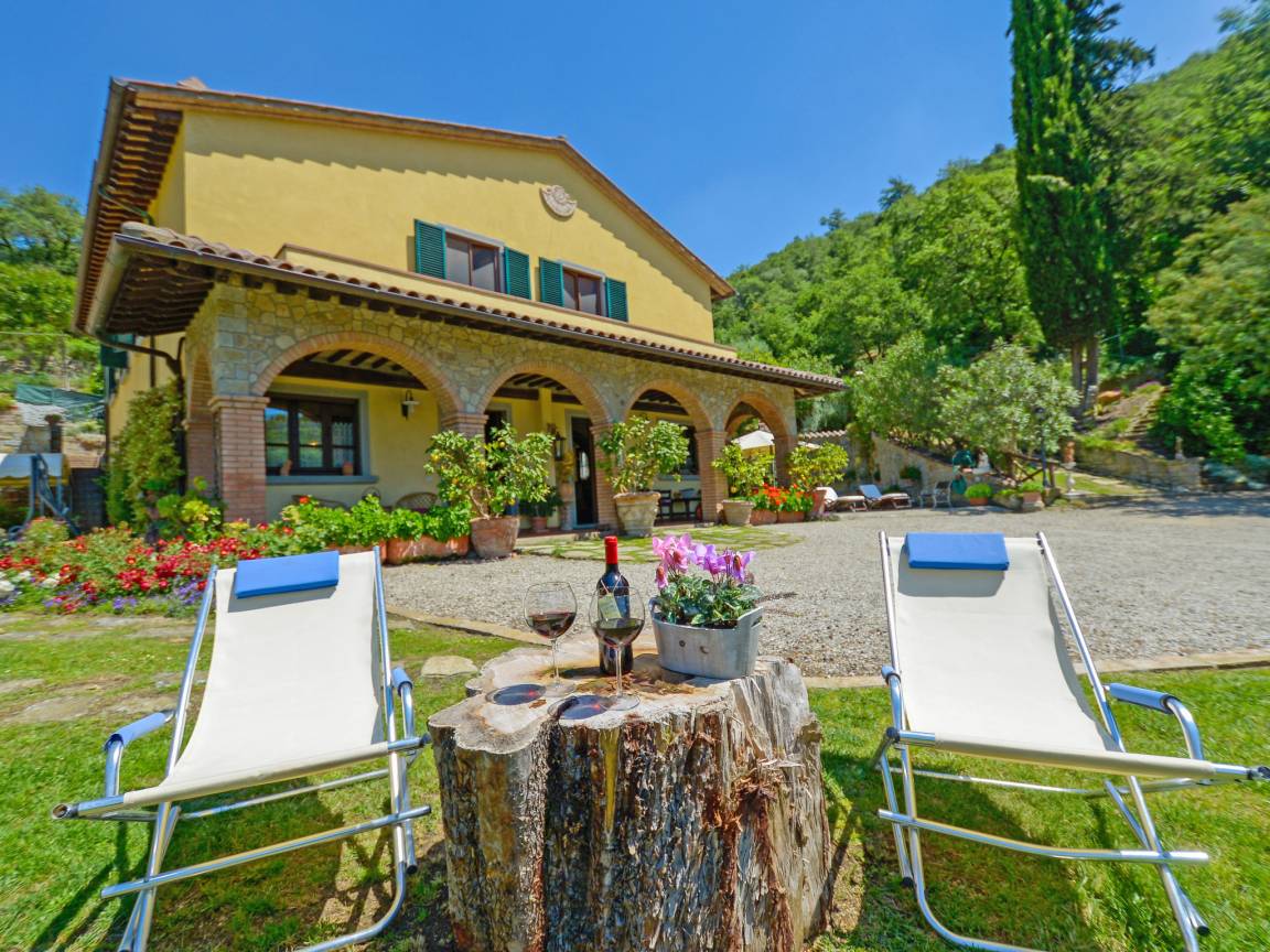 300 M² House ∙ 6 Bedrooms ∙ 12 Guests - Cortona