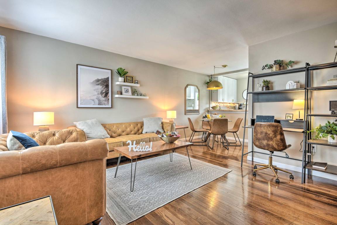 74 M² Apartment ∙ 2 Bedrooms ∙ 4 Guests - San Fernando Valley, CA