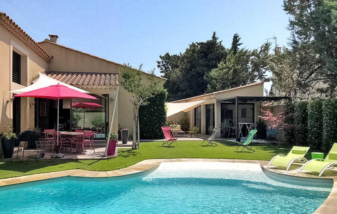 190 M² Maison De Vacances ∙ 3 Chambres ∙ 6 Personnes - Avignon